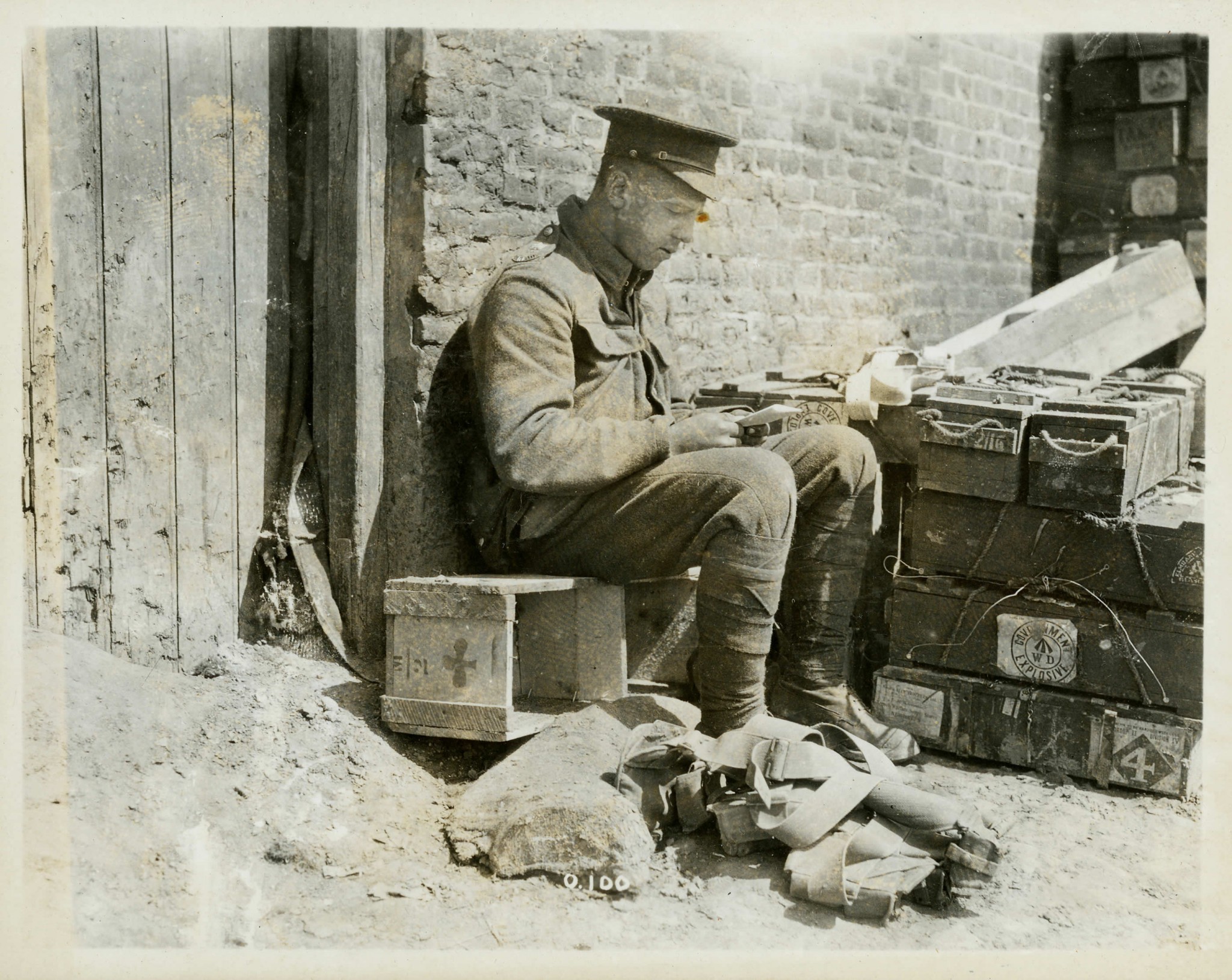 Photographs - Life at the Front Photographs | Canada and the First ...