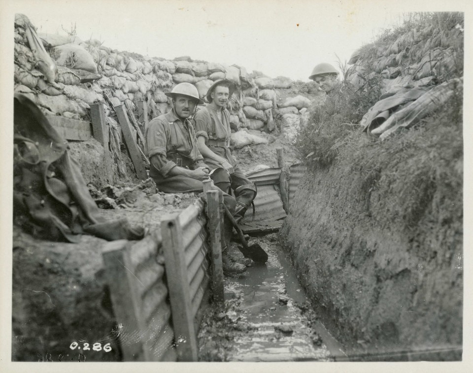 Photographs - Life at the Front Photographs | Canada and the First ...